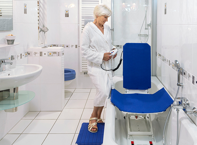 Have you seen the new Invacare Aquatec Orca video? - Invacare Europe