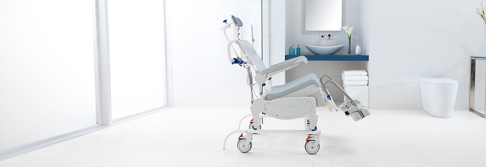 Aquatec Ocean Ergo VIP & Ergo Dual VIP shower chair - Invacare Europe